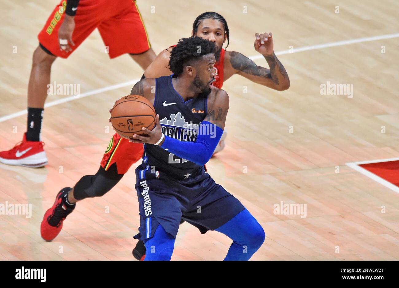 ATLANTA, GA - OCTOBER 24: Dallas Mavericks guard Wesley Matthews looks ...