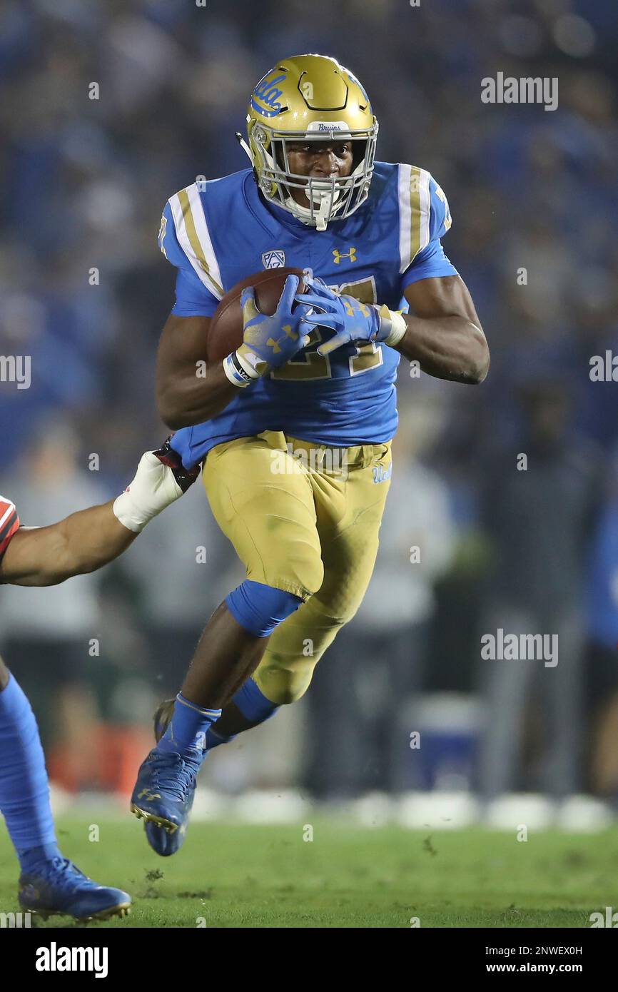 October 26, 2018: UCLA Bruins running back Joshua Kelley (27) finds a ...