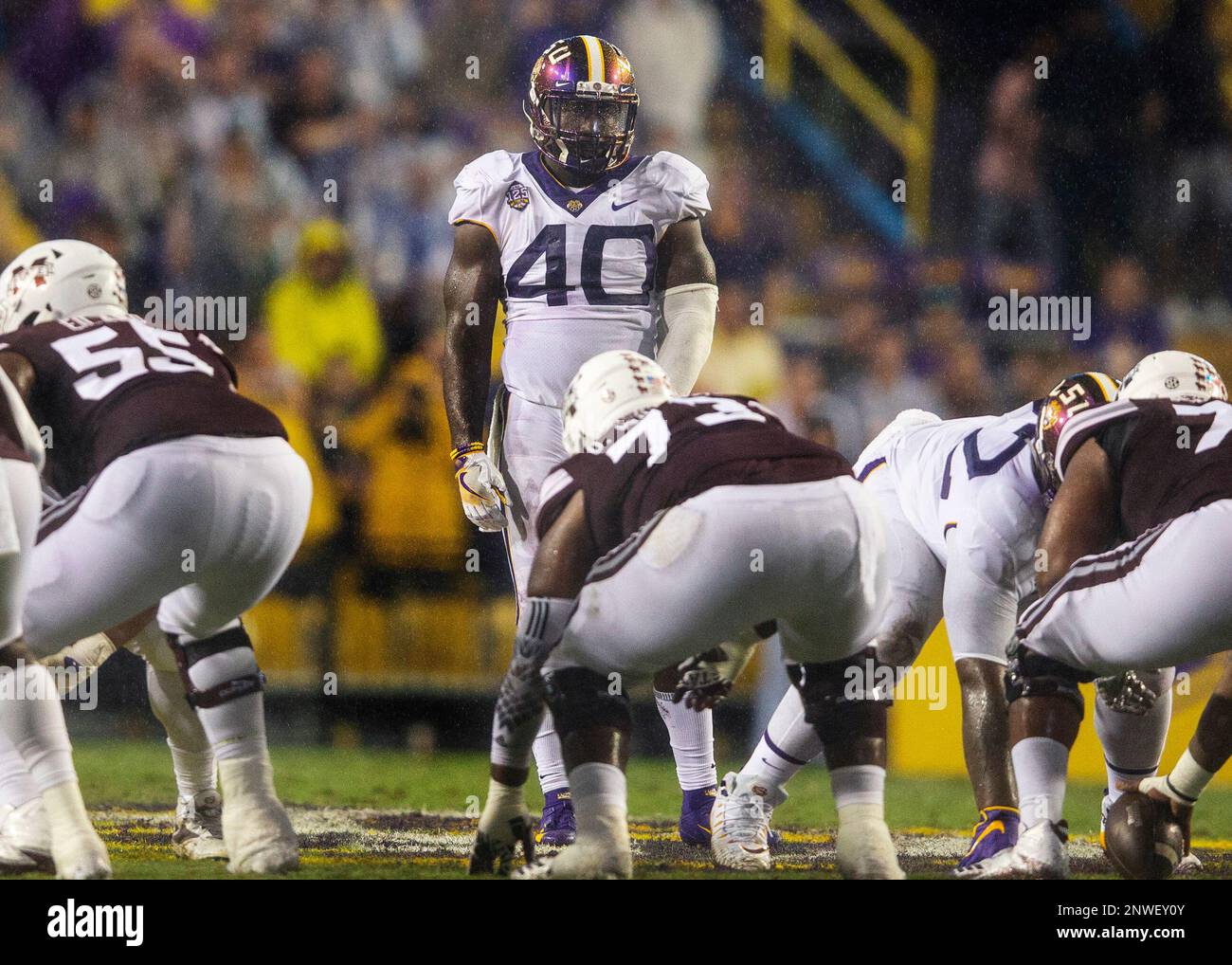 BATON ROUGE, LA - OCTOBER 20: LSU Tigers linebacker Devin White (40 ...