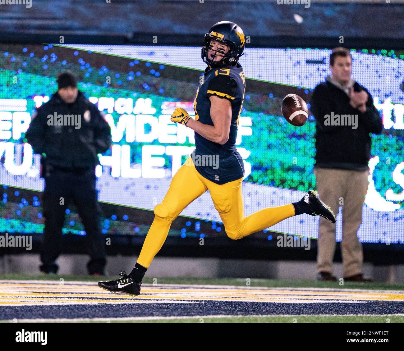 MORGANTOWN, WV - OCTOBER 25: West Virginia Mountaineers Wide Receiver ...