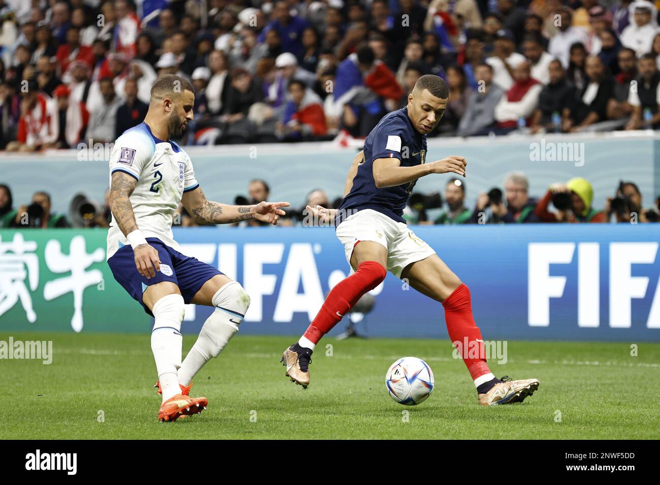AL KHOR - (LR) Kyle Walker of England, Kylian Mbappe of France during ...