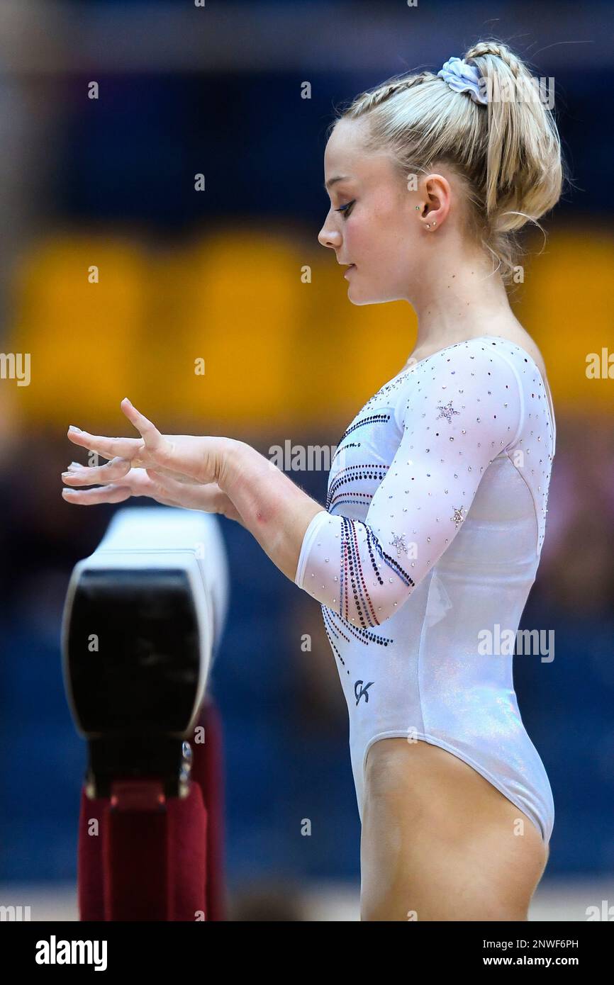 October 23, 2018 - Doha, Qatar - RILEY MCCUSKER mounts the balance beam ...