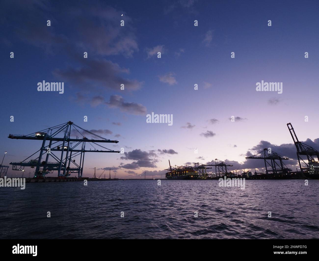 Rotterdam container port hi-res stock photography and images - Alamy