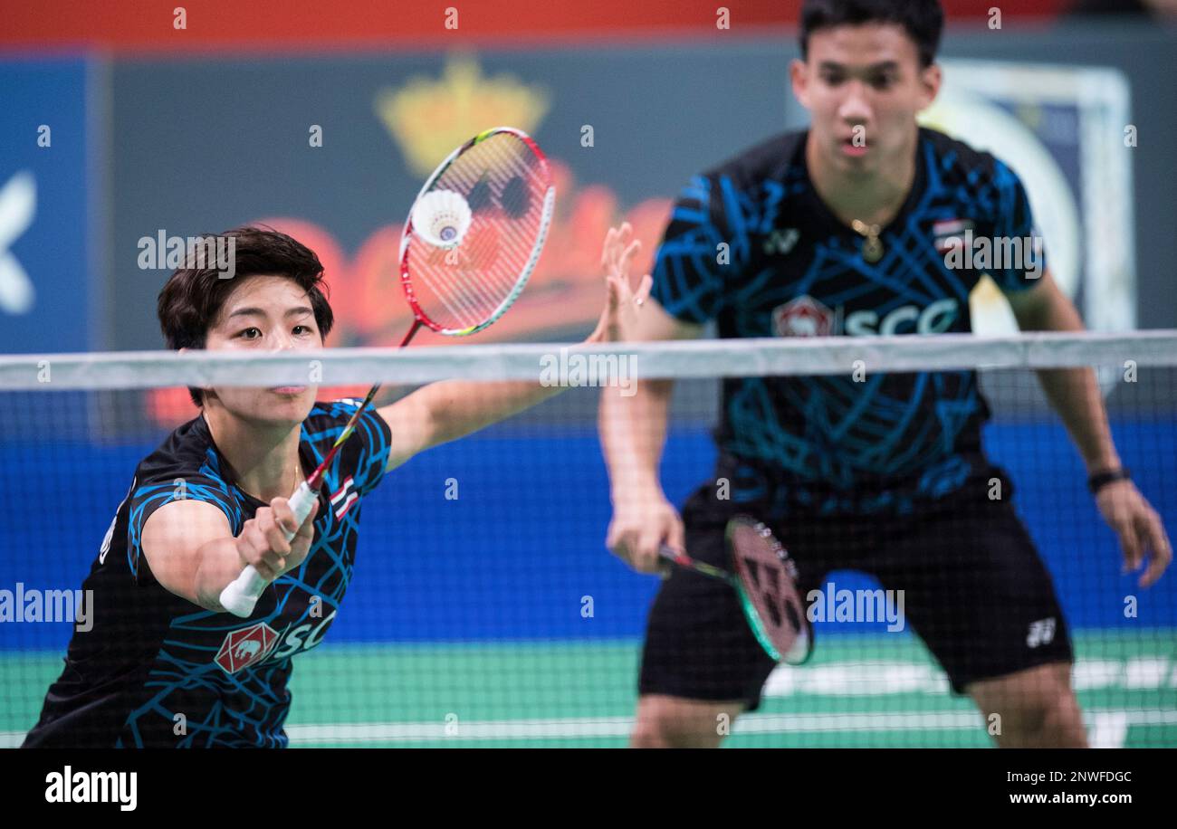 Dechapol Puavaranukroh, right, and Sapsiree Taerattanachai of Thailand ...