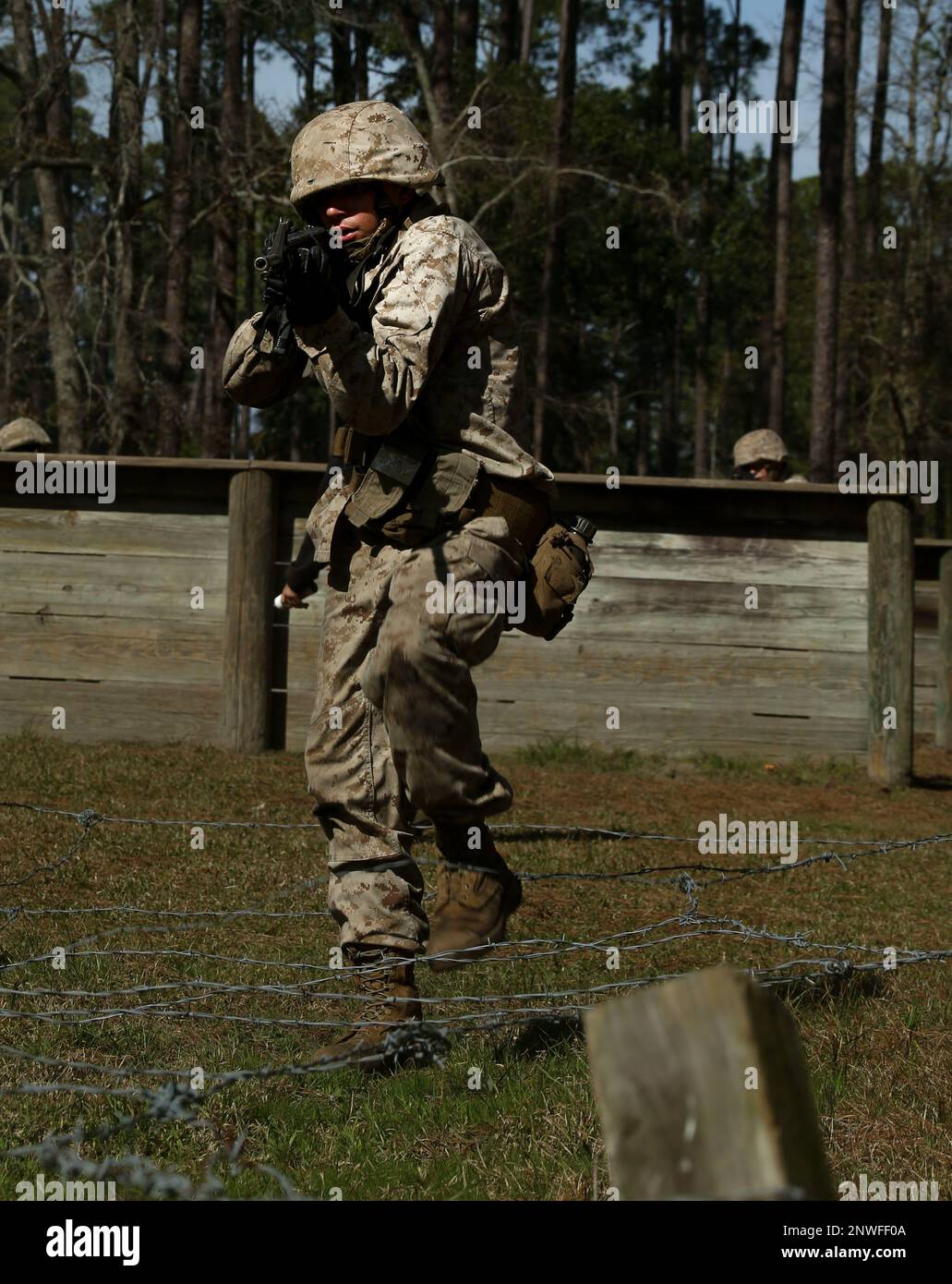 Recruits with Charlie Company, 1st Recruit Training Battalion, run ...