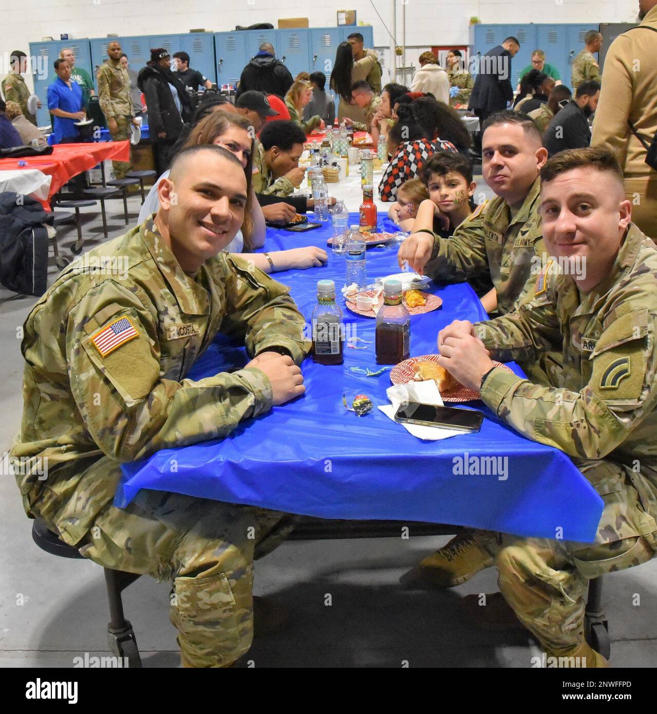 New York Army National Guard Soldiers assigned to the 642nd Aviation ...