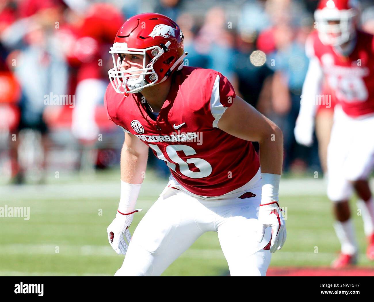 Oct 20, 2018: Arkansas linebacker Bumper Pool #16 looks into the ...