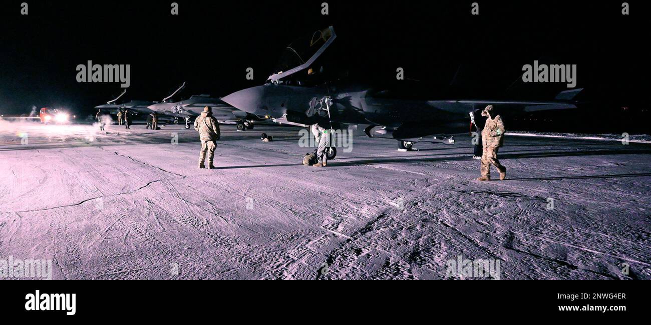 Pilots and ground crew prepare F-35A Lightning II aircraft deployed to ...