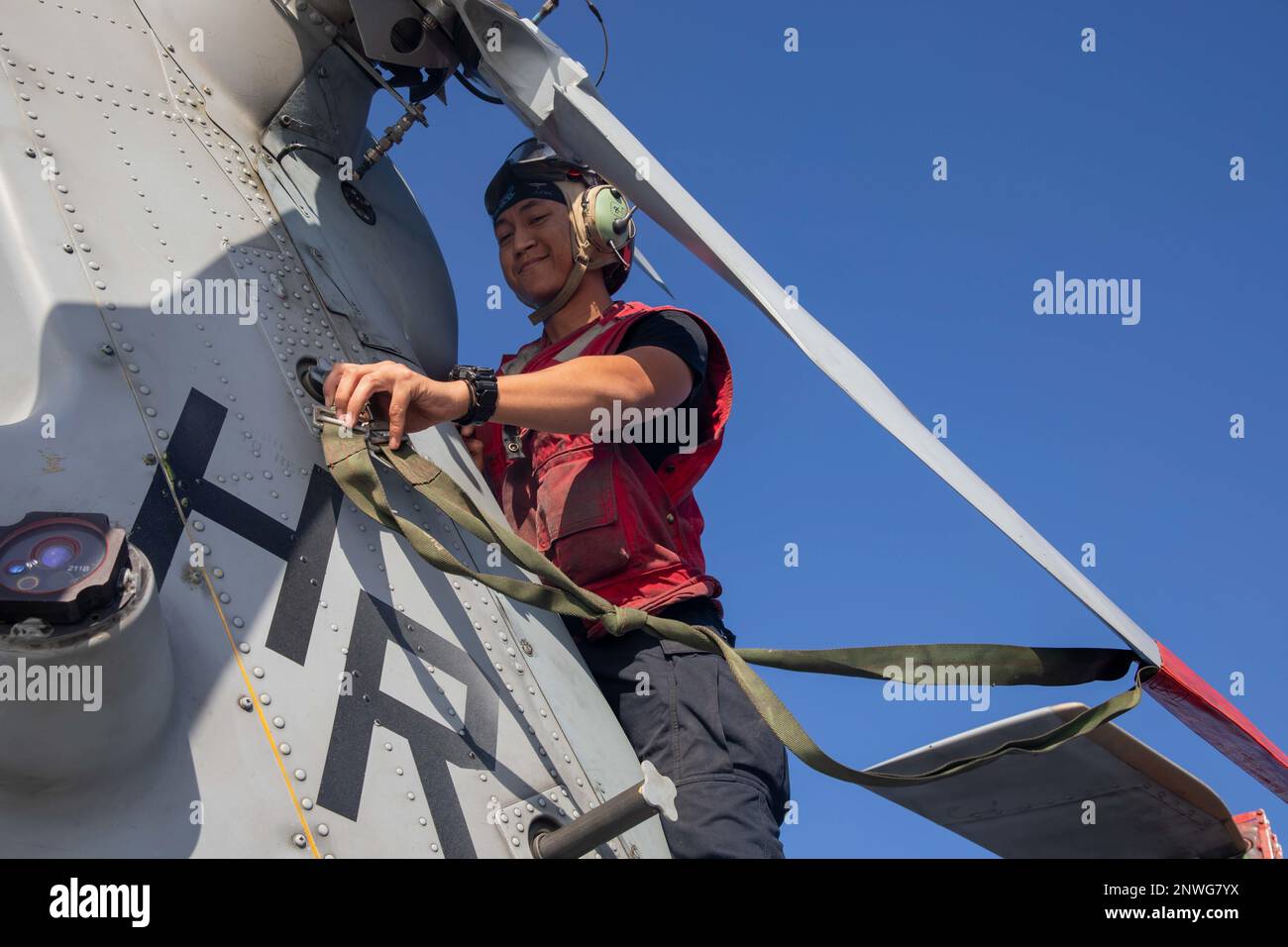 230122-N-EH998-1122 MEDITERRANEAN SEA (Jan. 22, 2023) Aviation ...
