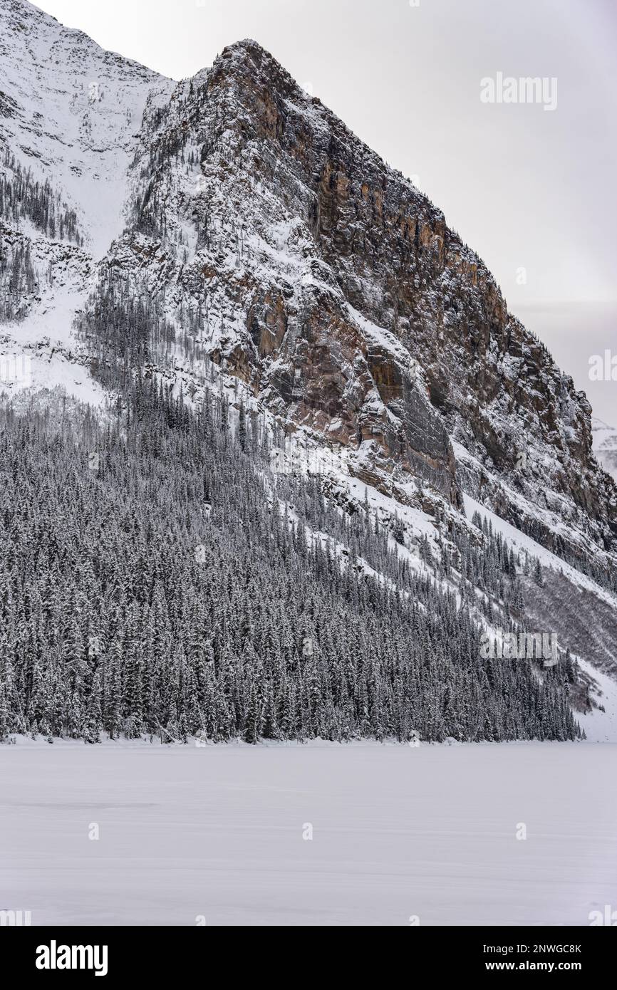Lake Louise, Alberta, Canada - Incredible mountain scenery in winter ...