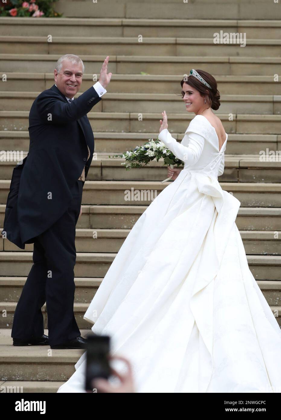 Princess Eugenie arrives with her father Prince Andrew for her wedding ...