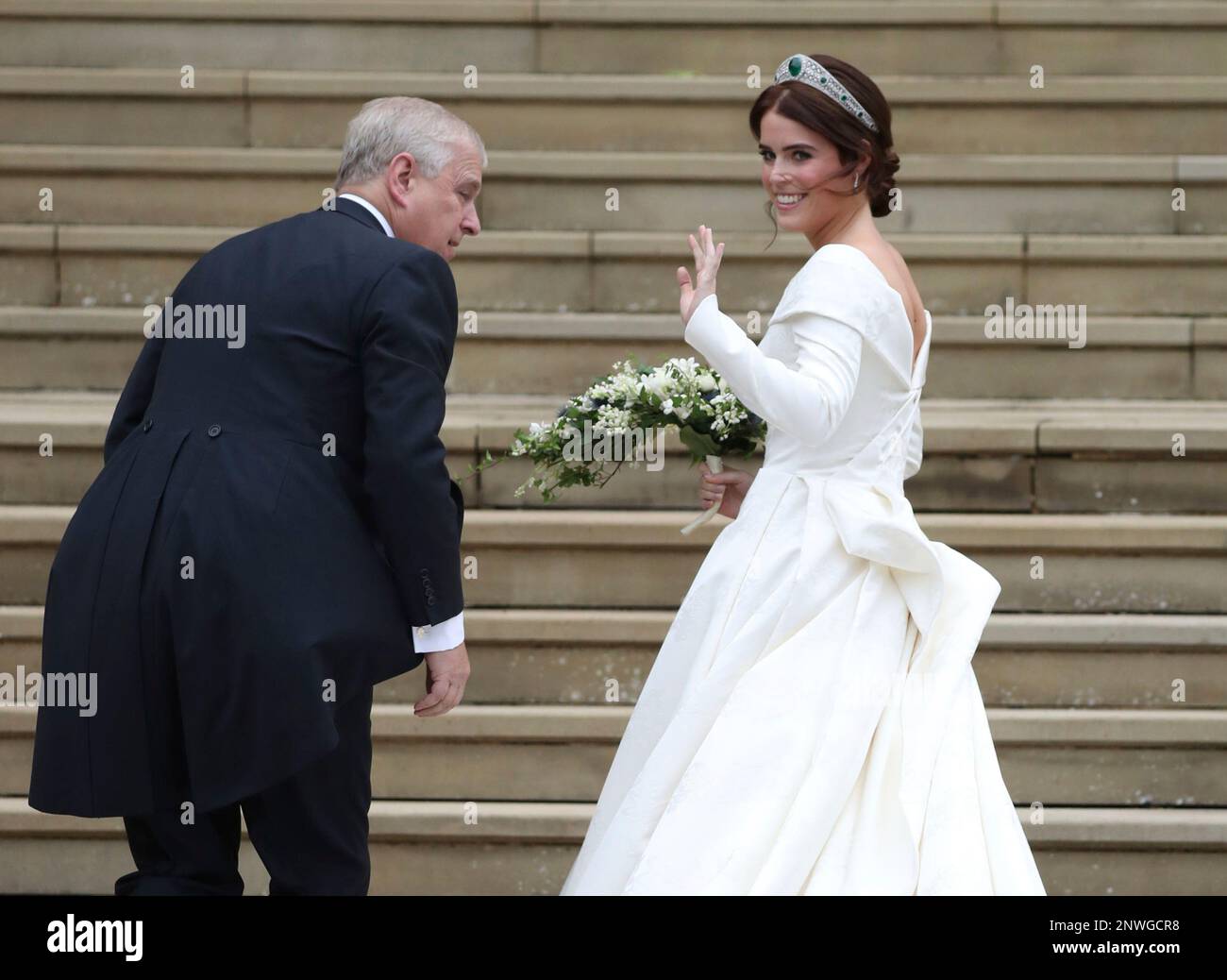 Princess Eugenie arrives with her father Prince Andrew for her wedding ...