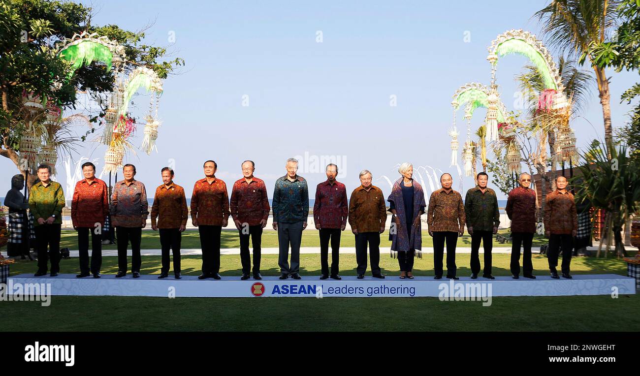 Southeast Asian leaders pose for family photo during ASEAN Leaders ...