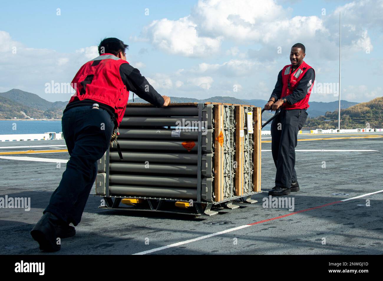 SASEBO HARBOR, Japan (Jan. 9, 2023) Aviation Ordnanceman Airman Shakeem ...