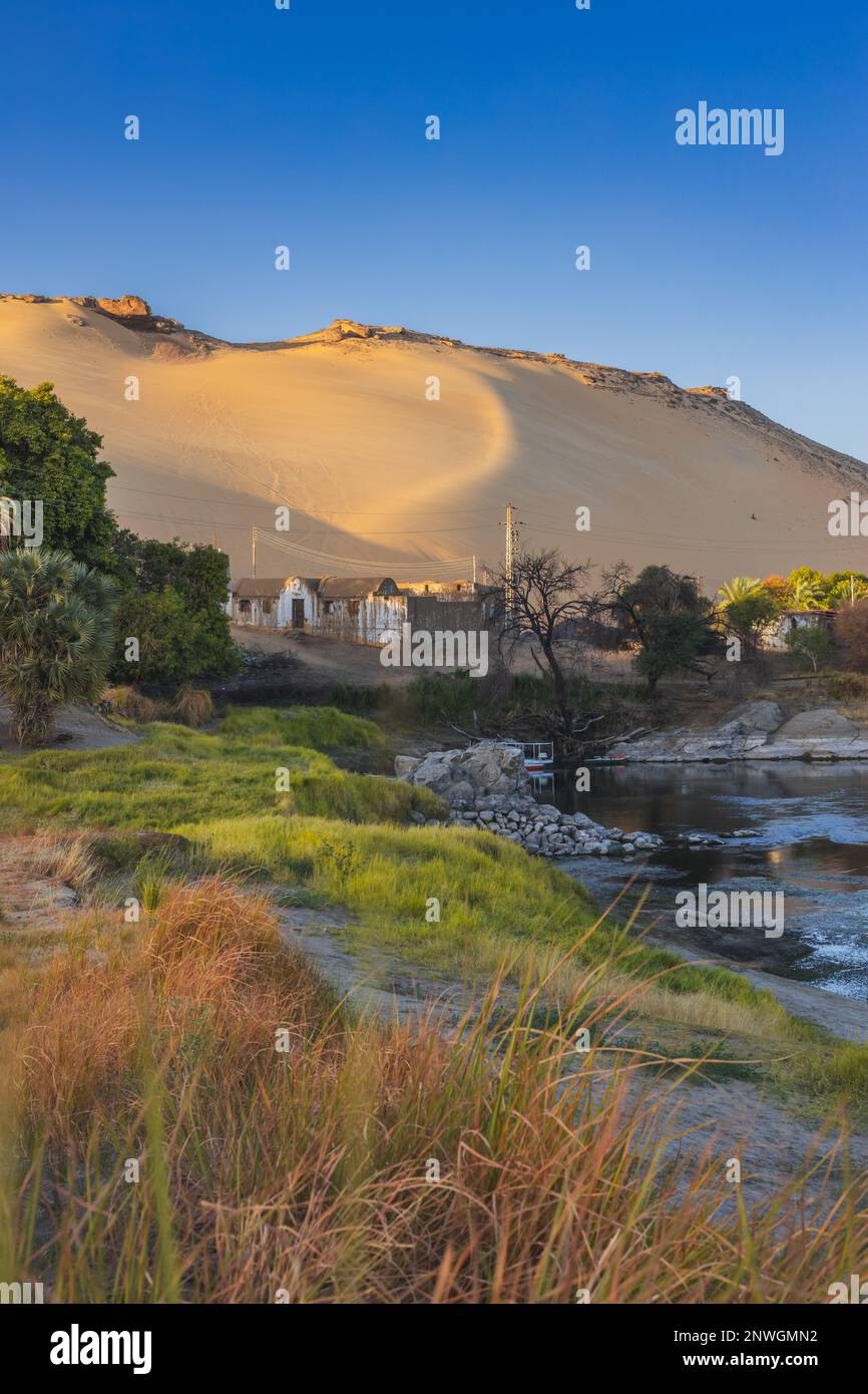 El nuba hi-res stock photography and images - Alamy