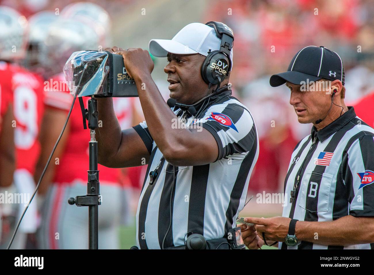 October 6, 2018 - Columbus, Ohio, U.S - The referee checks a replay in ...