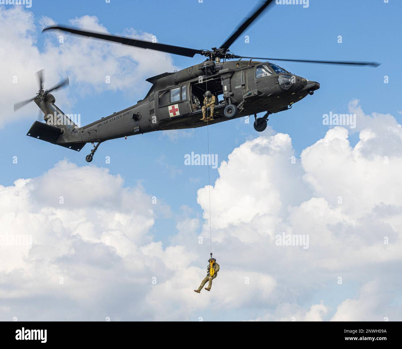 U.S. Army Soldiers from 3rd Battalion, 25th Aviation Regiment conduct ...