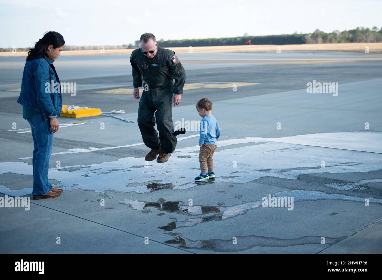 Chief Master Sgt. Tony Parris, 77th Air Refueling Squadron boom ...