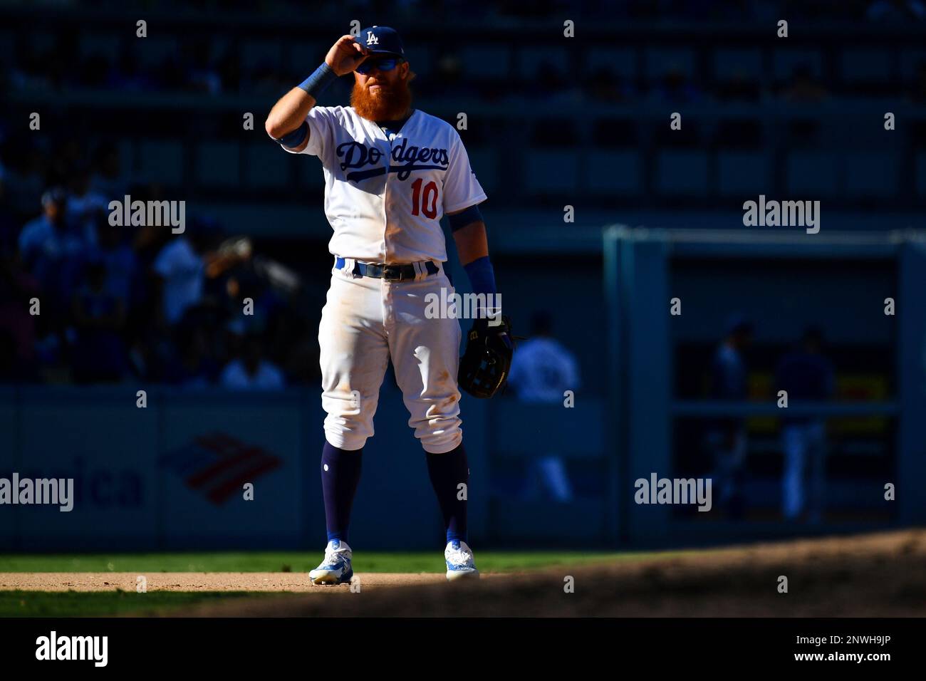 LOS ANGELES, CA - OCTOBER 01: Los Angeles Dodgers third baseman Justin ...