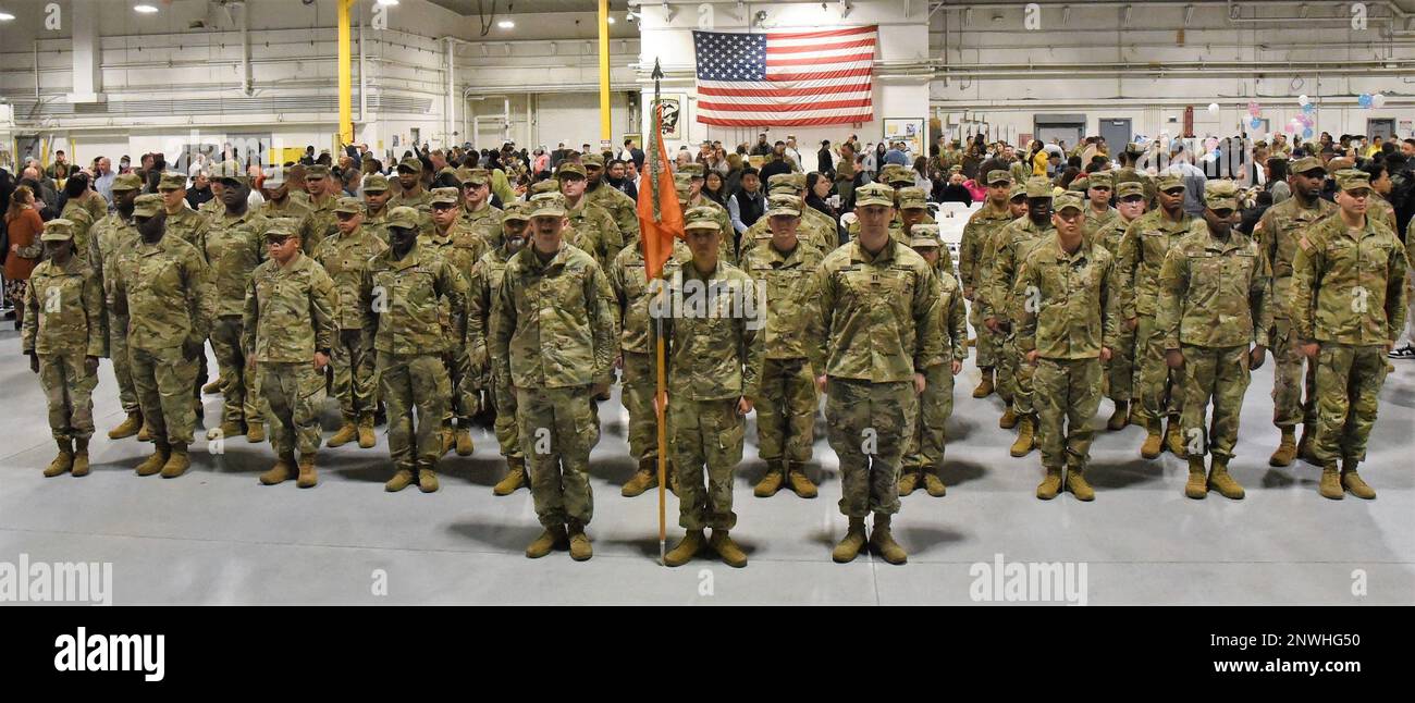 New York Army National Guard Soldiers assigned to the 642nd Aviation ...