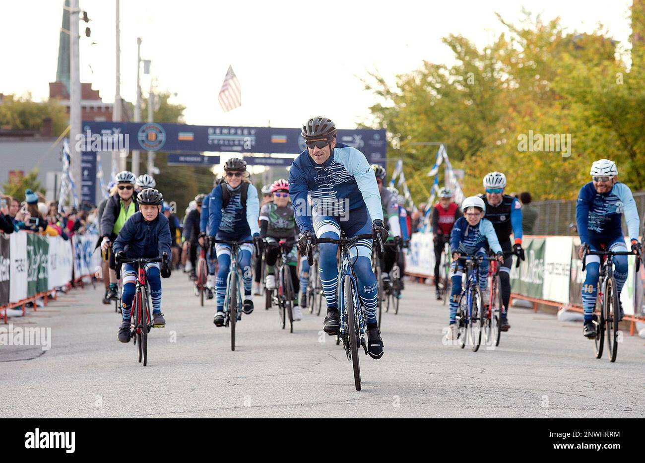 Maine native amd actor Patrick Dempsey, center, begins the 25 mile ...