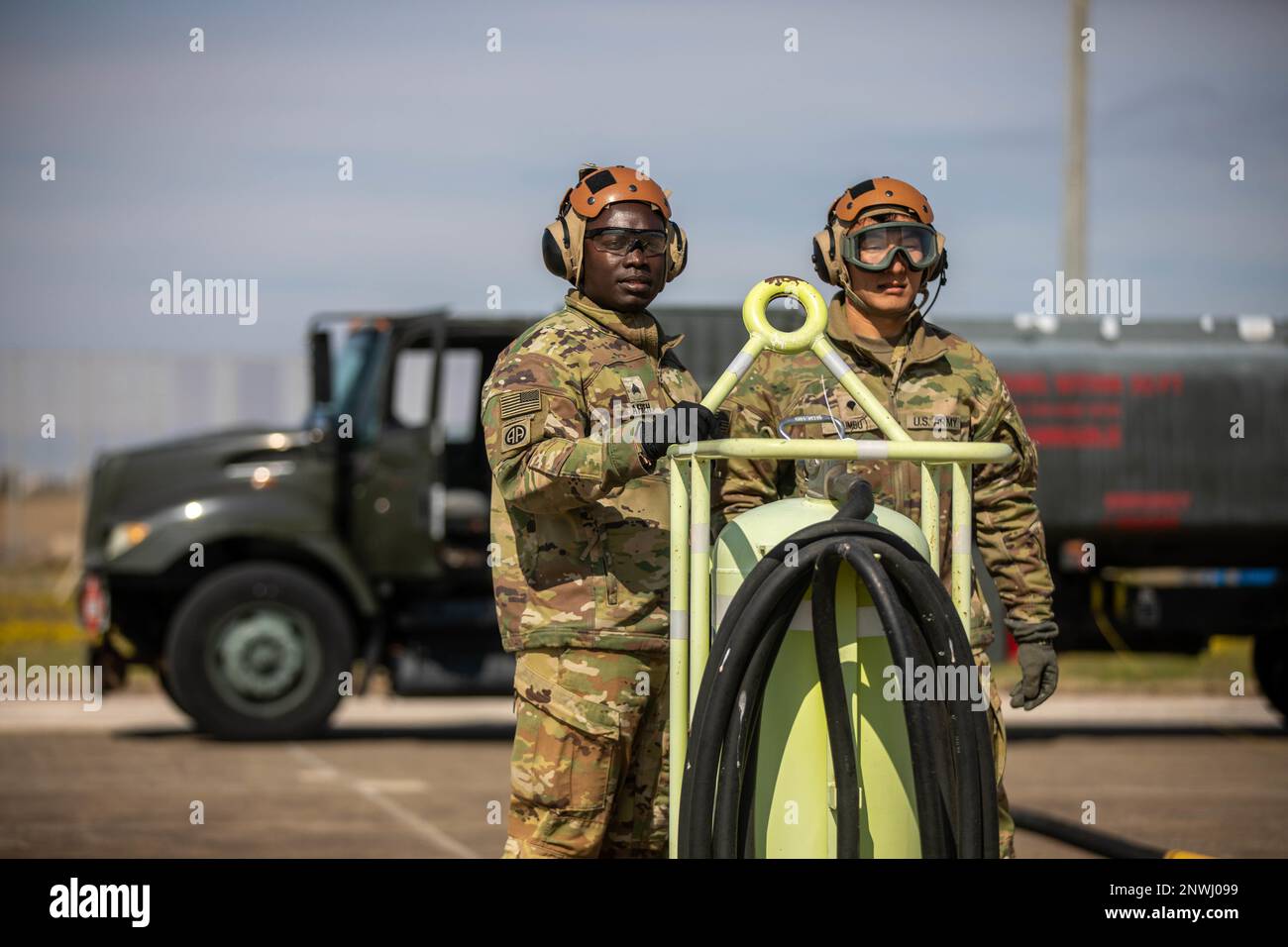 U.S. Army Soldiers Assigned to the 1st Armored Division Combat Aviation ...