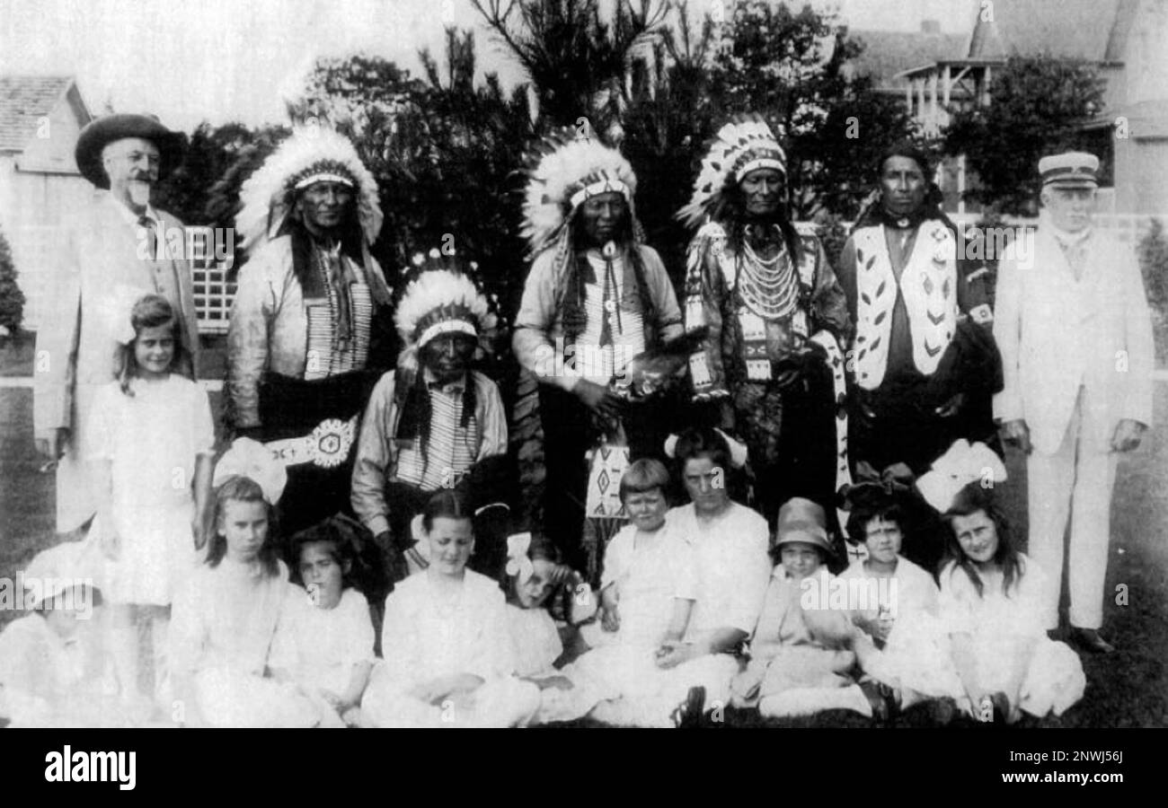 Chief flying hawk hi-res stock photography and images - Alamy