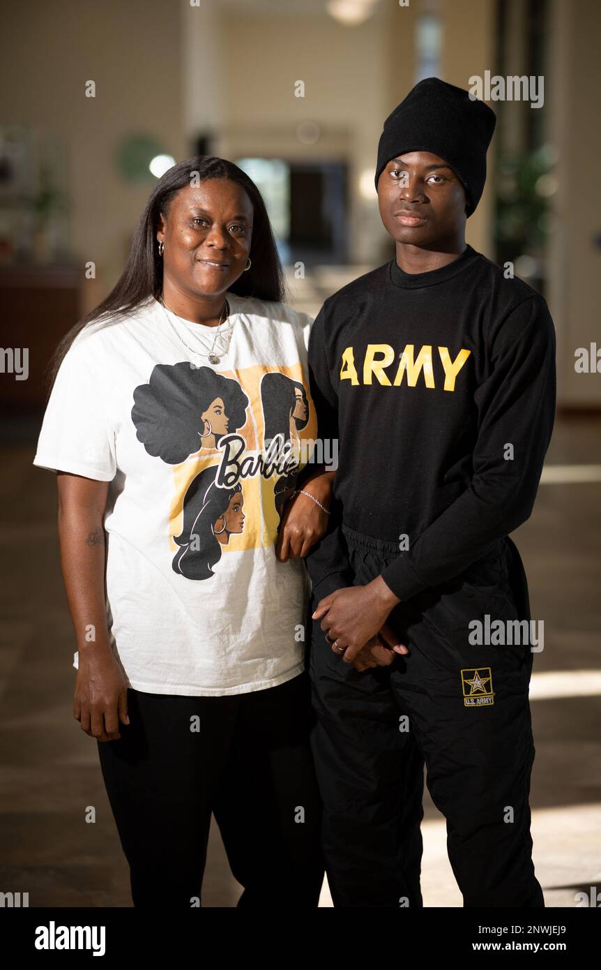 Tracy Freeman, caregiver and mother of U.S. Army Pfc. Iszondriq Johnson ...