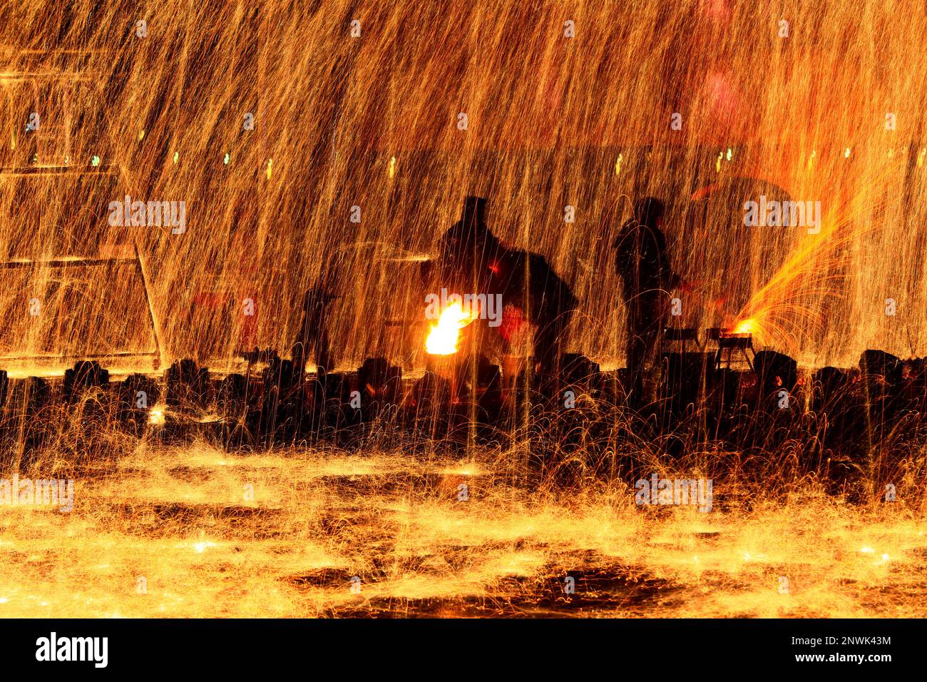 Sparks of molten steel melting Stock Photo - Alamy