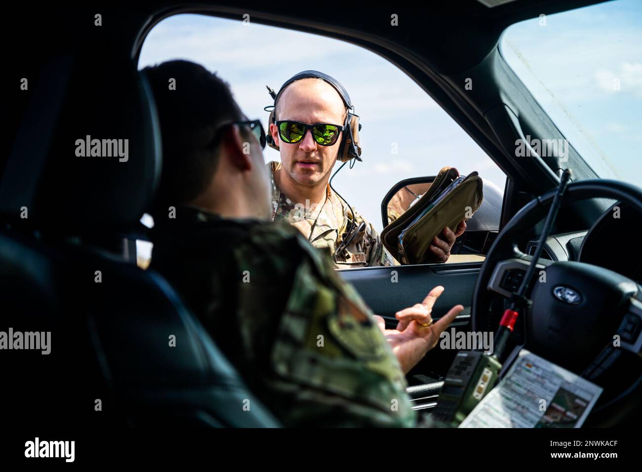 U.S. Air Force Tactical Air Control Party Airmen from the 1st Air ...