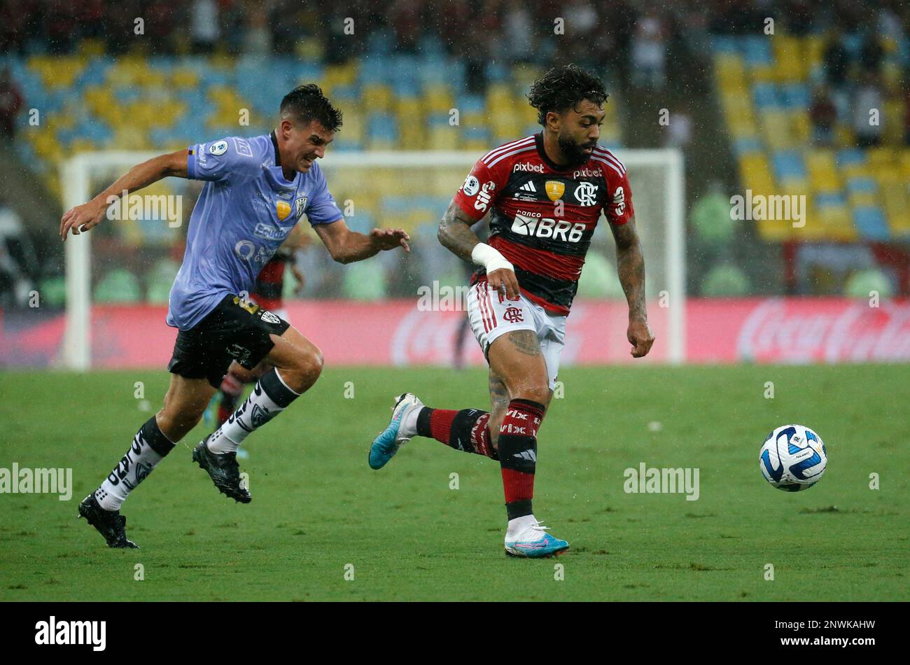 Gabi of Brazil's Flamengo, right, is challenged by Basso of Ecuador's ...
