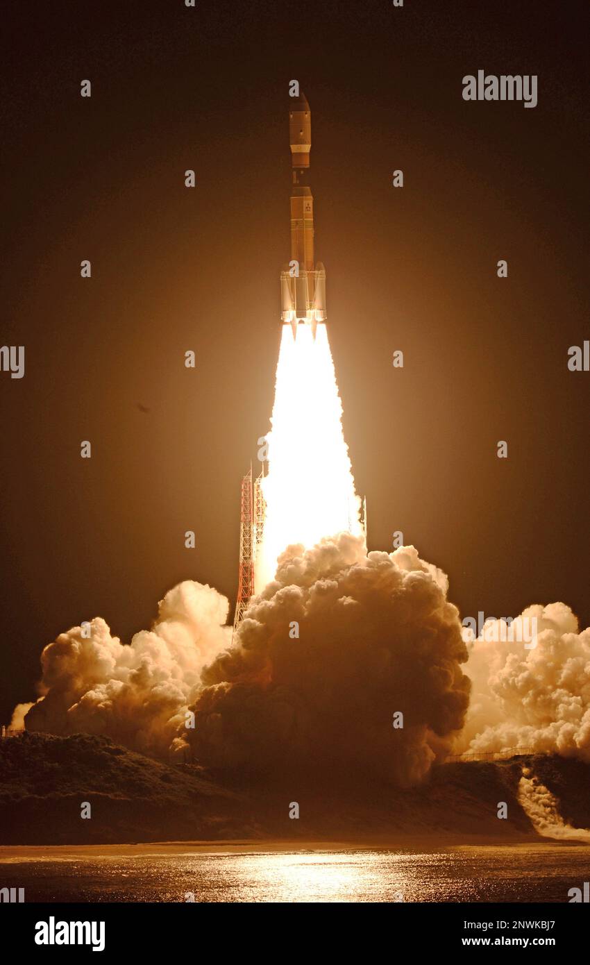 The H-IIB Launch Vehicle No. 7 (H-IIB F7) launches from the JAXA ...