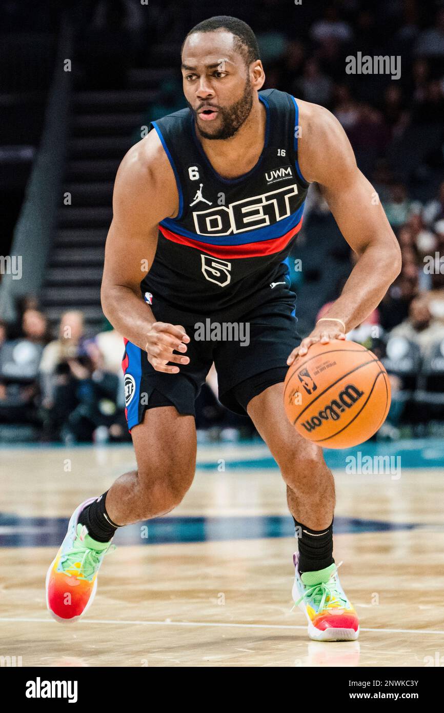 Detroit Pistons guard Alec Burks (5) brings the ball up court against ...