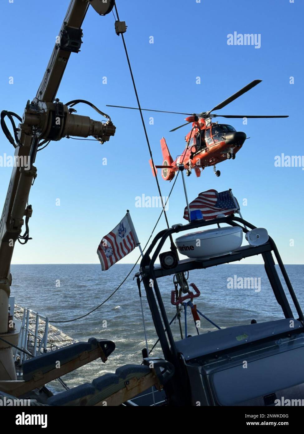 The crew of the USCGC Valiant (WMEC 621) trains with a Helicopter ...