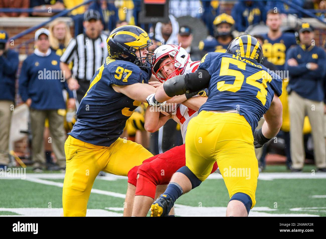 ANN ARBOR, MI - SEPTEMBER 22: Michigan Wolverines defensive lineman ...