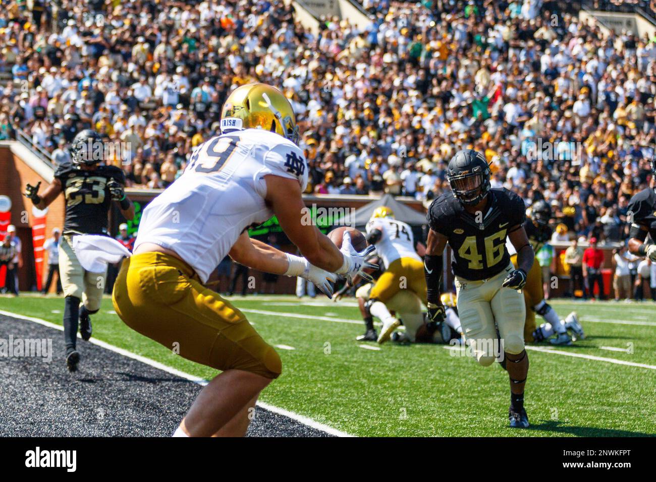September 22, 2018: Notre Dame Fighting Irish tight end Brock Wright ...