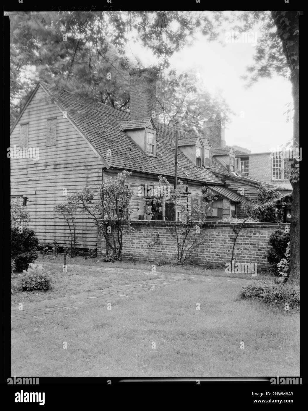 Frame on walls Black and White Stock Photos & Images - Alamy