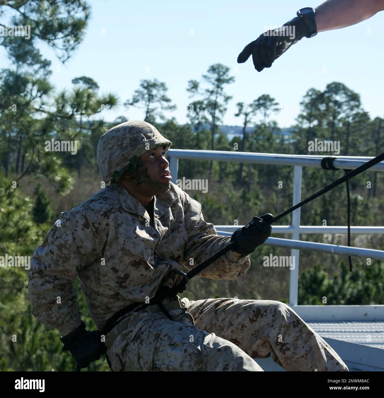 U.S. Marine Corps recruits with Hotel Company, 2nd Recruit Training ...