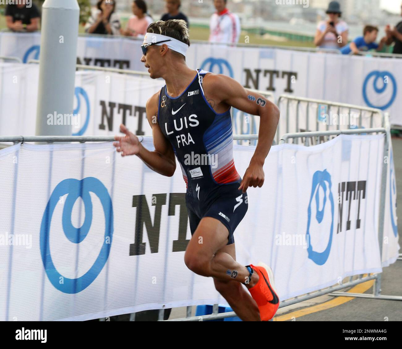 Vincent Luis, of France, wins the Elite Men Triathlon World ...