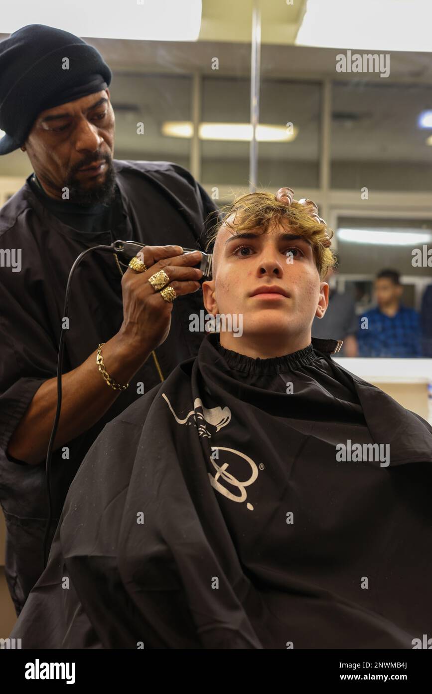 New recruits with Mike Company, 3rd Recruit Training Battalion, arrive ...