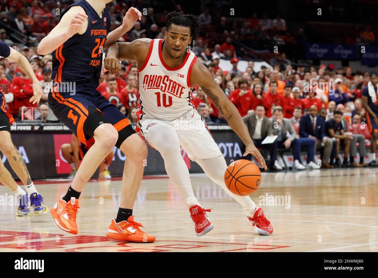 Ohio State's Brice Sensabaugh plays against Illinois during an NCAA ...