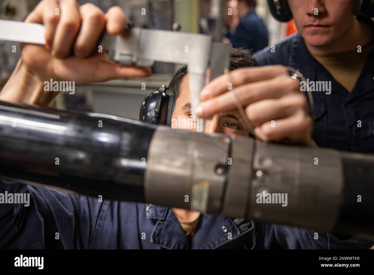 ATLANTIC OCEAN (Jan. 3, 2023) Sonar Technician (Surface) 2nd Class ...