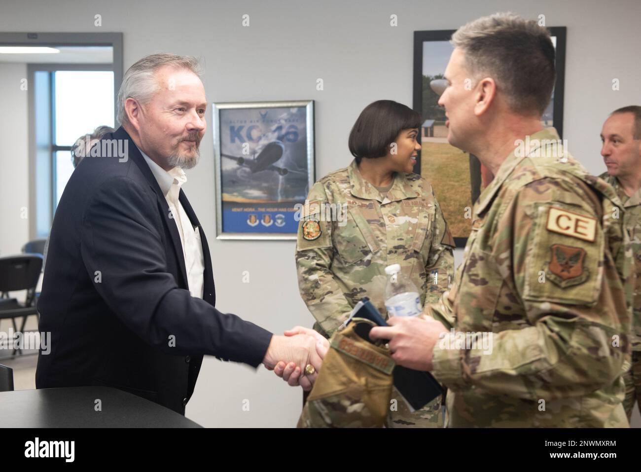 Military spouse coworking space hi-res stock photography and images - Alamy