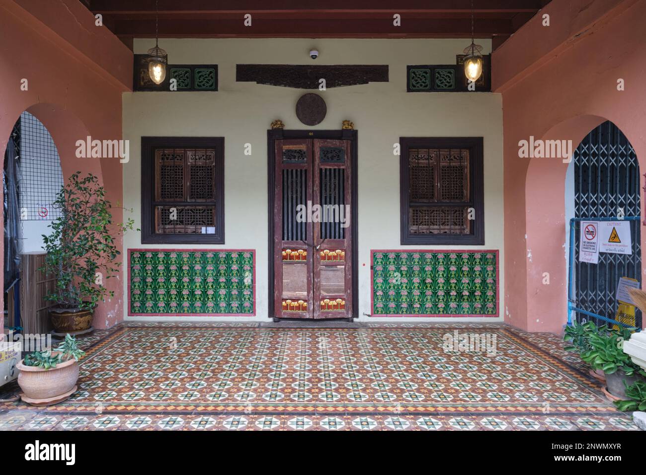 5 foot walkway hi-res stock photography and images - Alamy