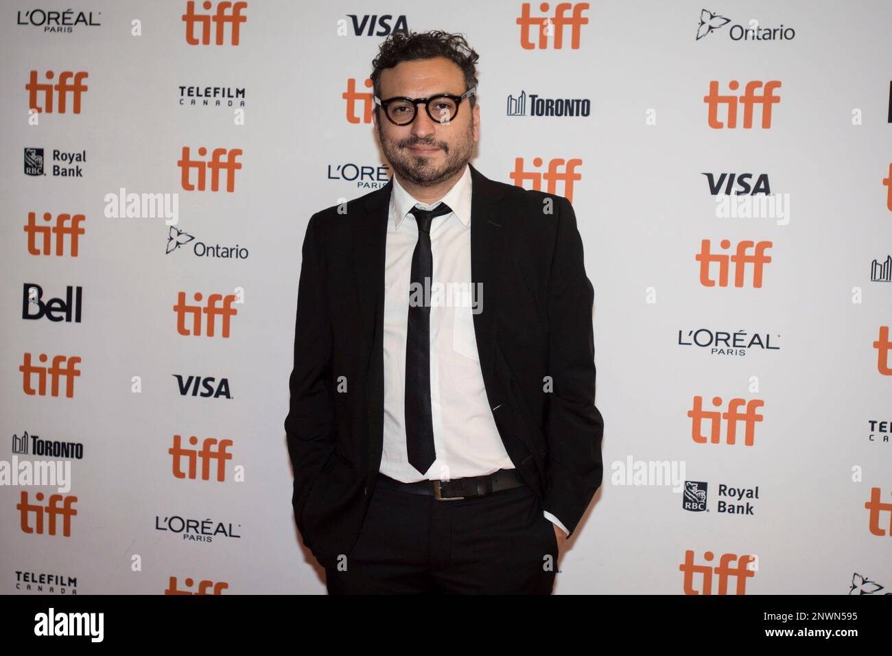 Director Alonso Ruizpalacios poses for photos at the premiere of the ...