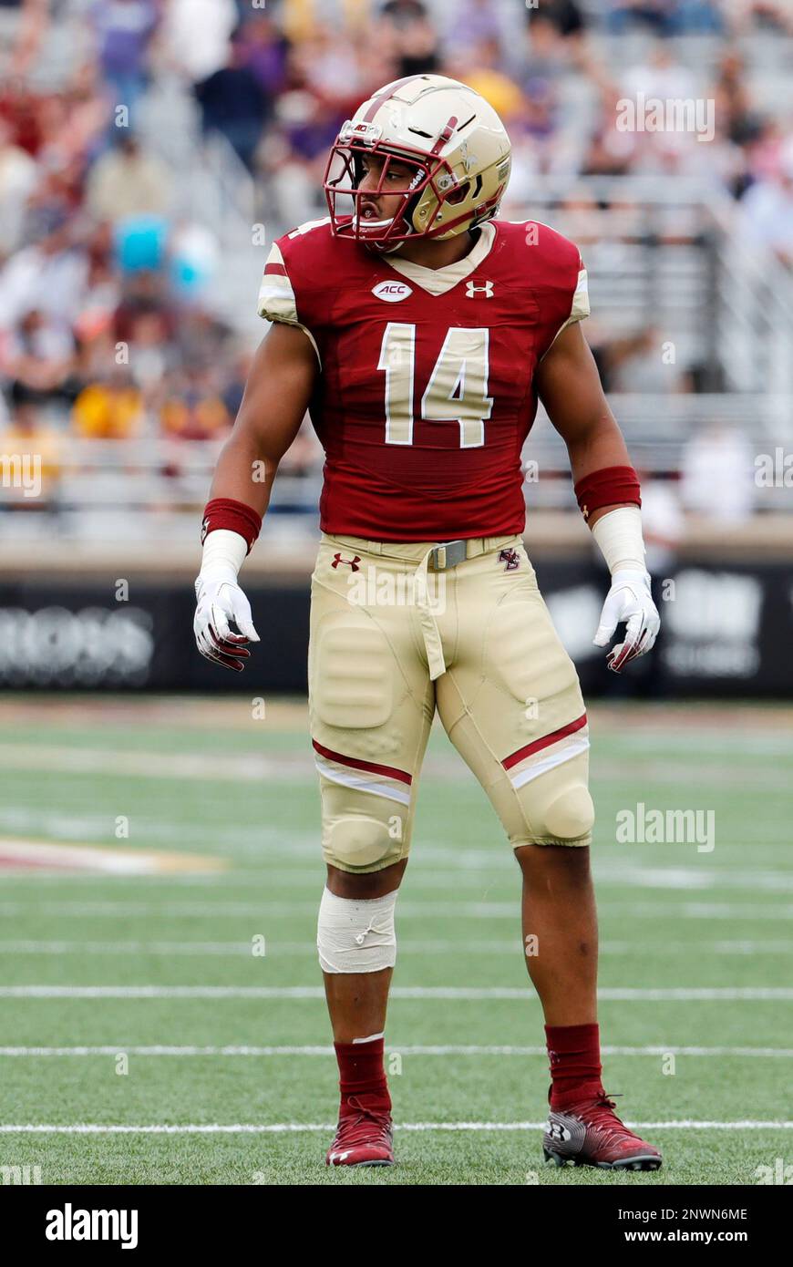 CHESTNUT HILL, MA - SEPTEMBER 08: Boston College linebacker Max ...