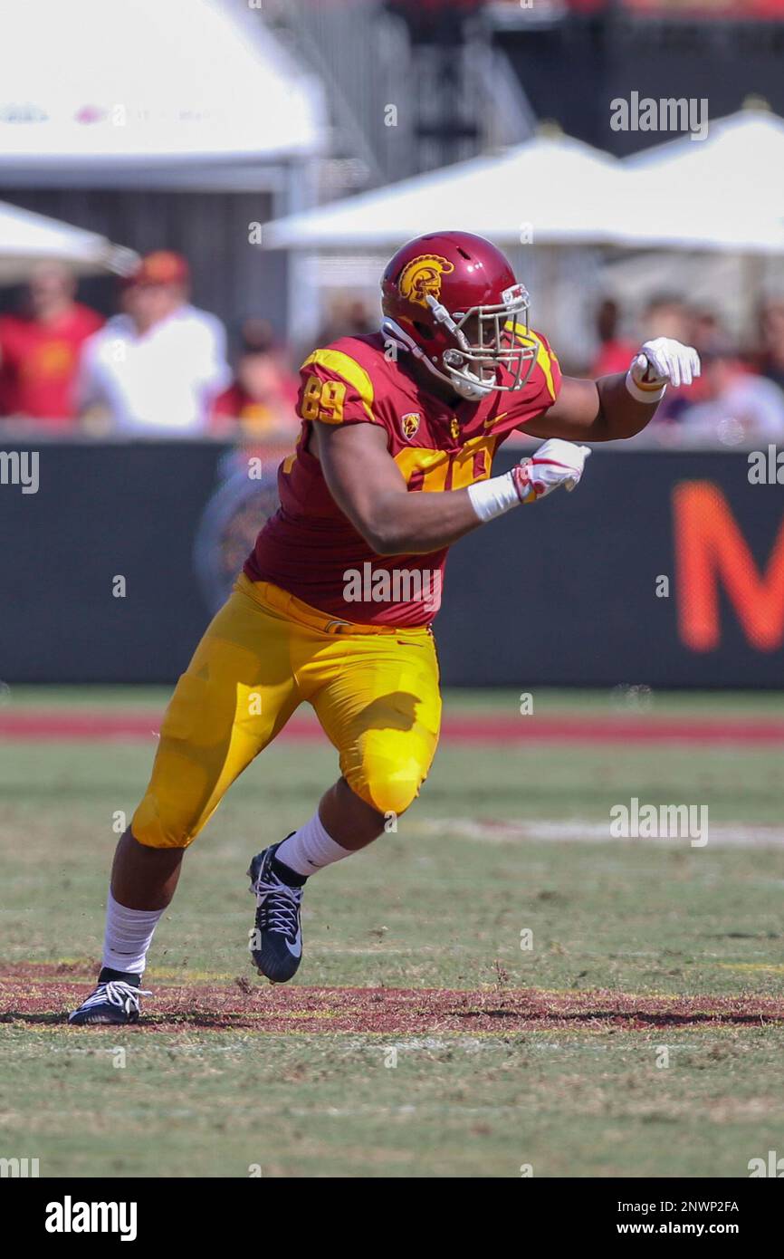 LOS ANGELES, CA - SEPTEMBER 01: USC Trojans defensive lineman Christian ...