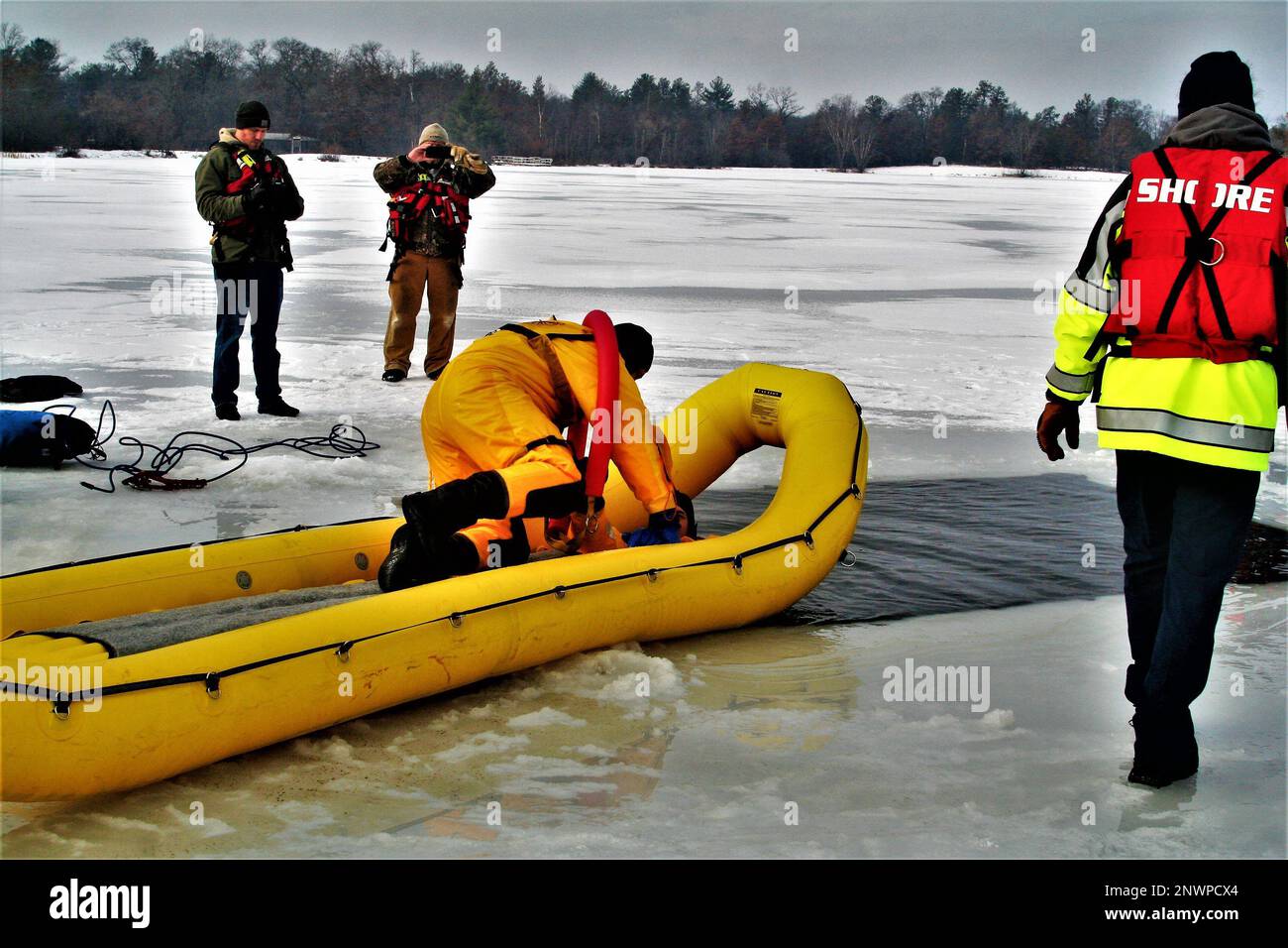 Surface ice rescue training hi-res stock photography and images - Alamy