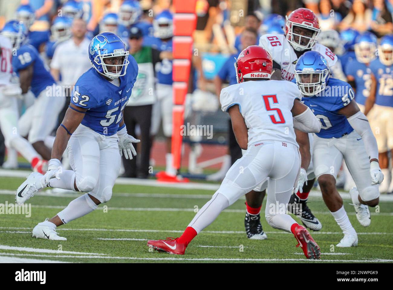September 1, 2018:Buffalo Bulls defensive end Ledarius Mack (52) and ...