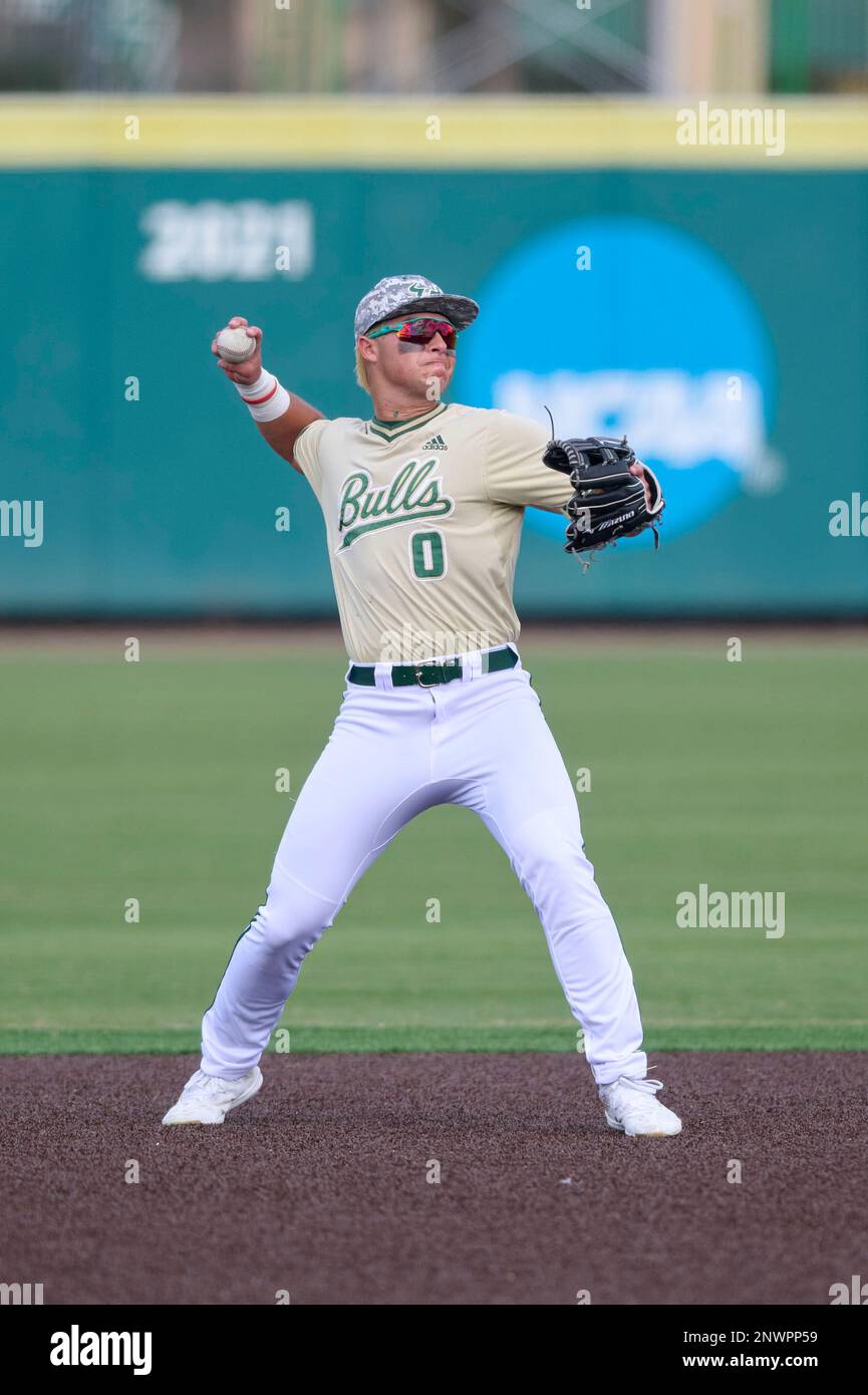 USF Bulls second baseman John Montes (0) throws to first base during an ...